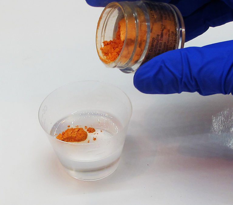 Two Easy Ways How To Mix Powder Pigment Into Resin - Resin Obsession