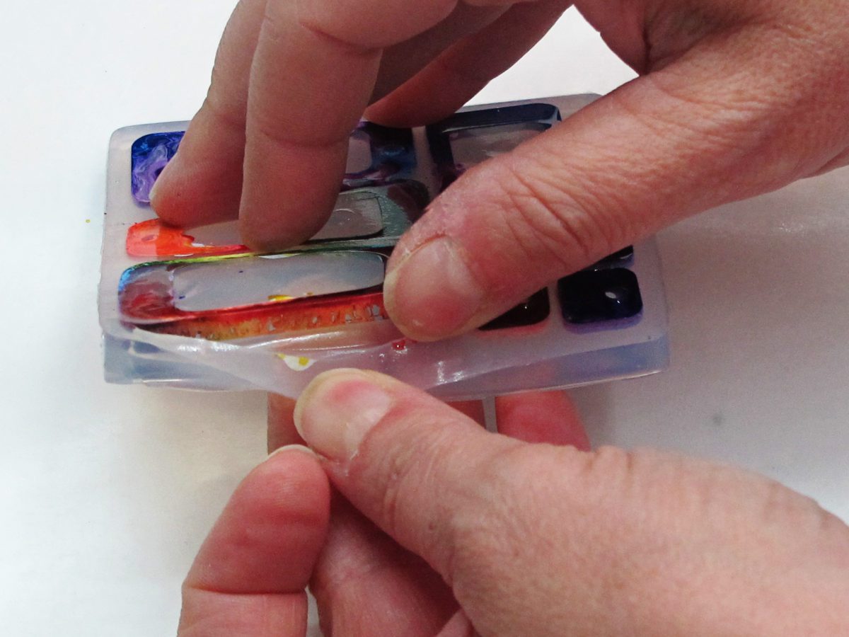 How To Make A Resin Petri In 5 Easy Steps - Resin Obsession