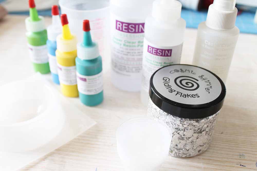 A 5-Step Guide Of How To Make A Resin Paperweight - Resin Obsession