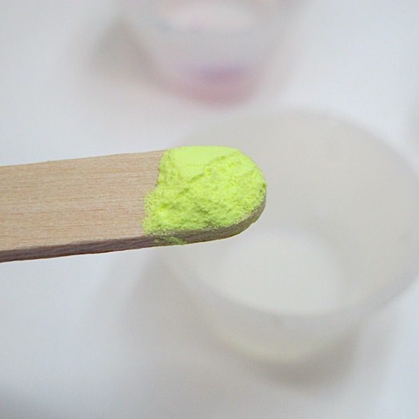 How To Make Epoxy Resin Glow In The Dark - Resin Obsession