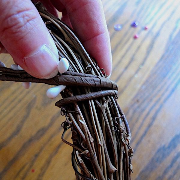 3 EASY Steps to Making the Perfect Valentine's Day Wreath - Resin Obsession