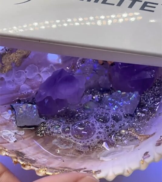 How to Make UV Resin Bubbles Tutorial - Resin Obsession