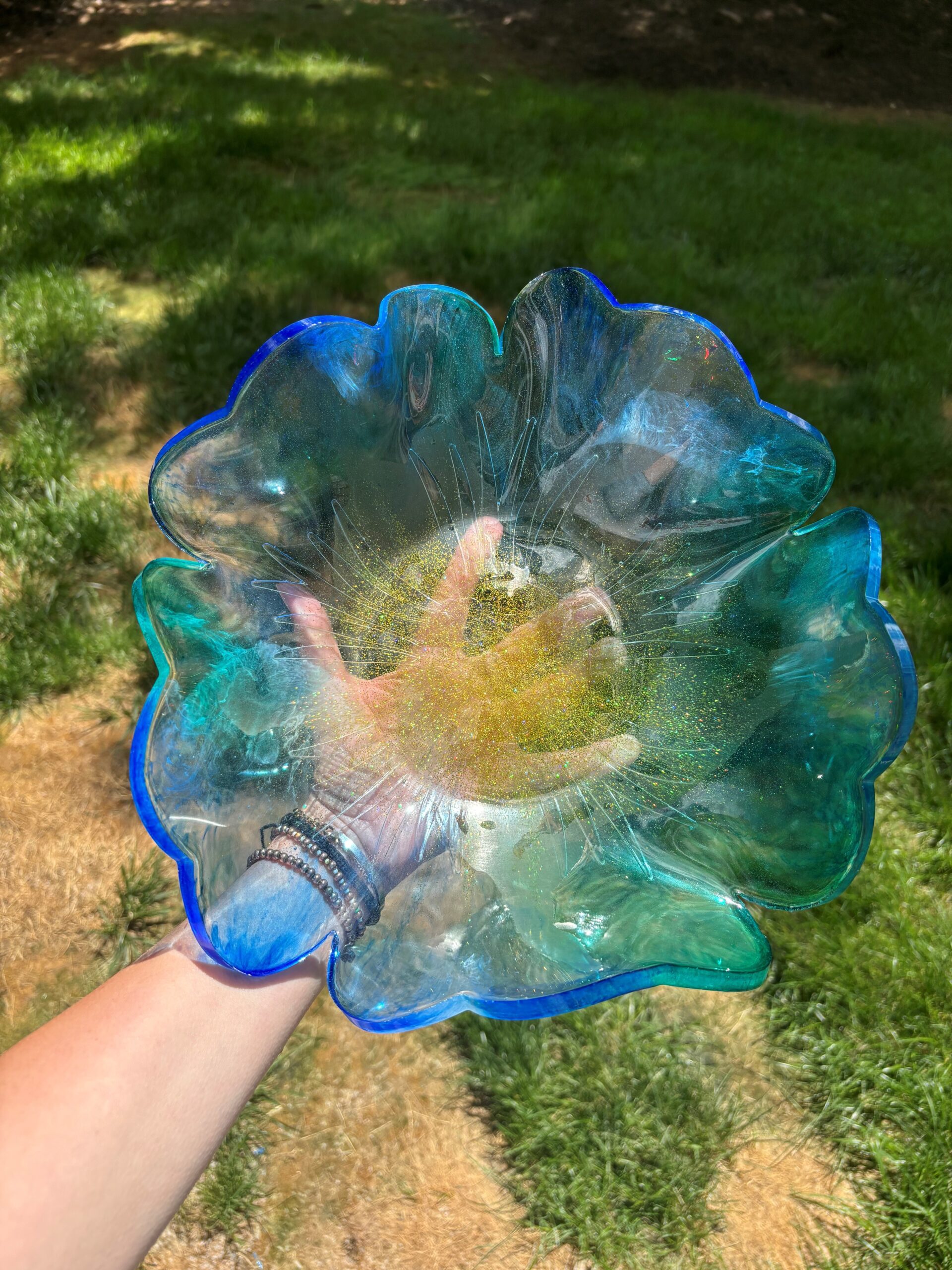 Bend it Like Resin: How to Bend Resin to Create a Resin Bowl - Resin ...